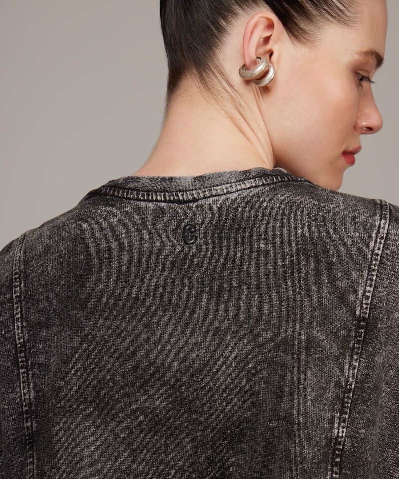 Camiseta Crop Efecto Desgastado - Seven Studio x CUBEL|Compra Online ...